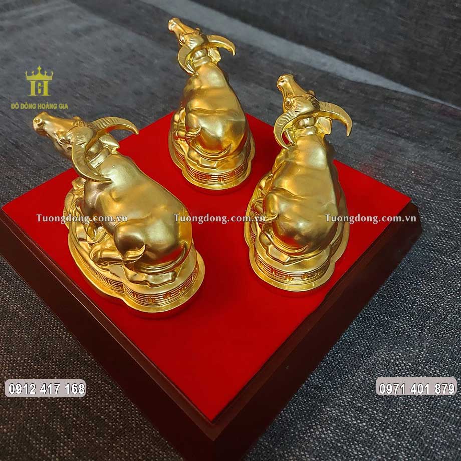 Tượng Trâu Nằm Bằng Đồng Dát Vàng 9999 Cao 15Cm | Tượng Đồng Hoàng Gia