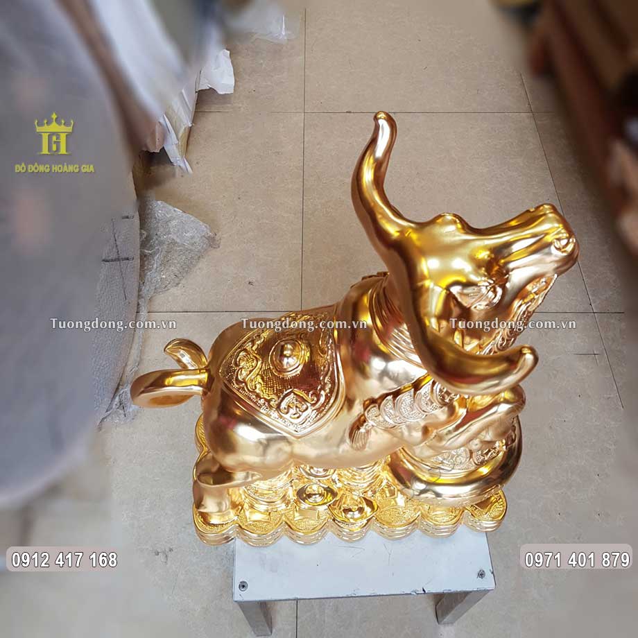 Tượng Trâu Tài Lộc Bằng Đồng Dát Vàng 9999 Cao 48Cm | Tượng Đồng Hoàng Gia